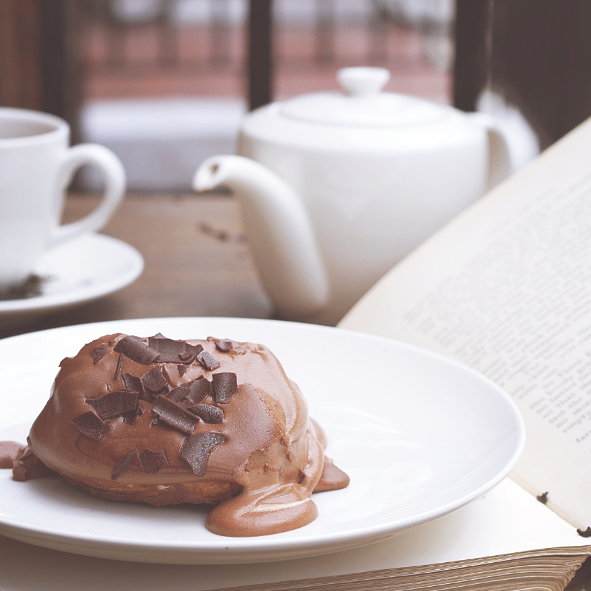 Ongoing – cookie tea and book – Ebook Friendly