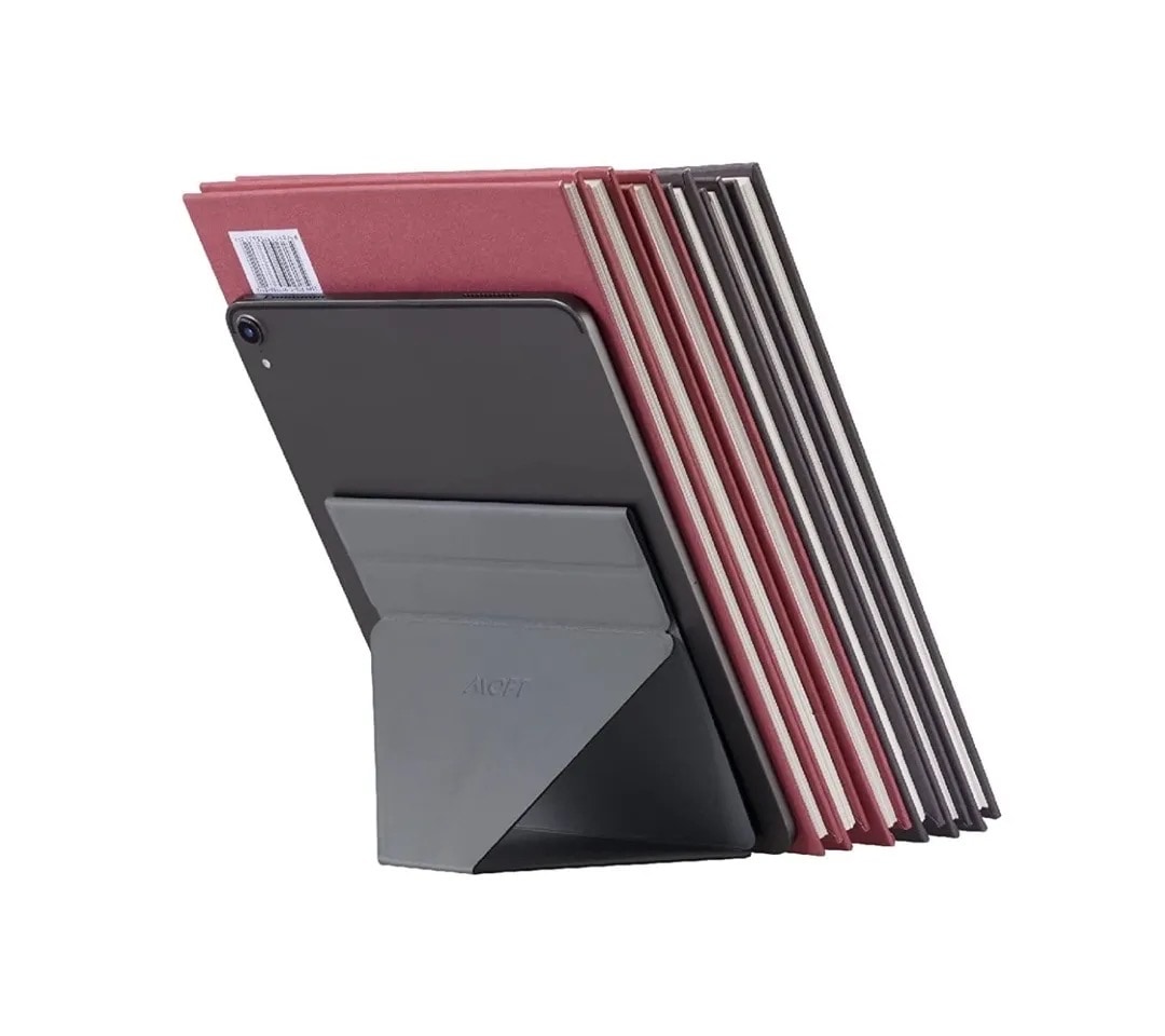 Origami stand and bookend – best gifts for bibliophiles – Ebook Friendly