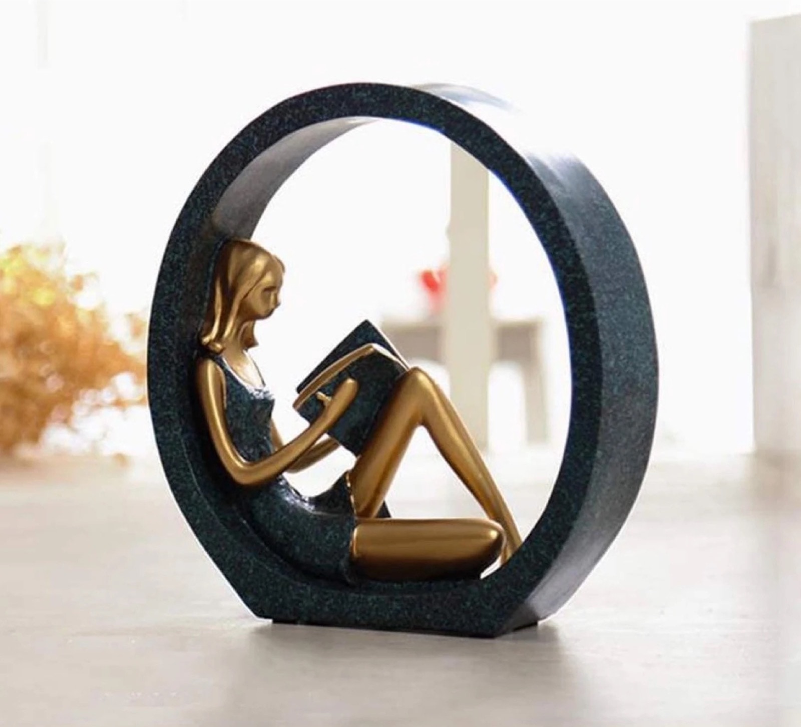 Modern abstract figure metal accessories for booklovers – Ebook Friendly